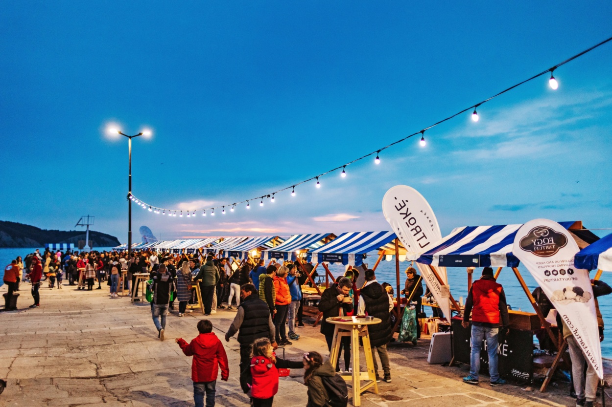 V Izoli Pomol okusov in Dnevi sardel - Primorske novice