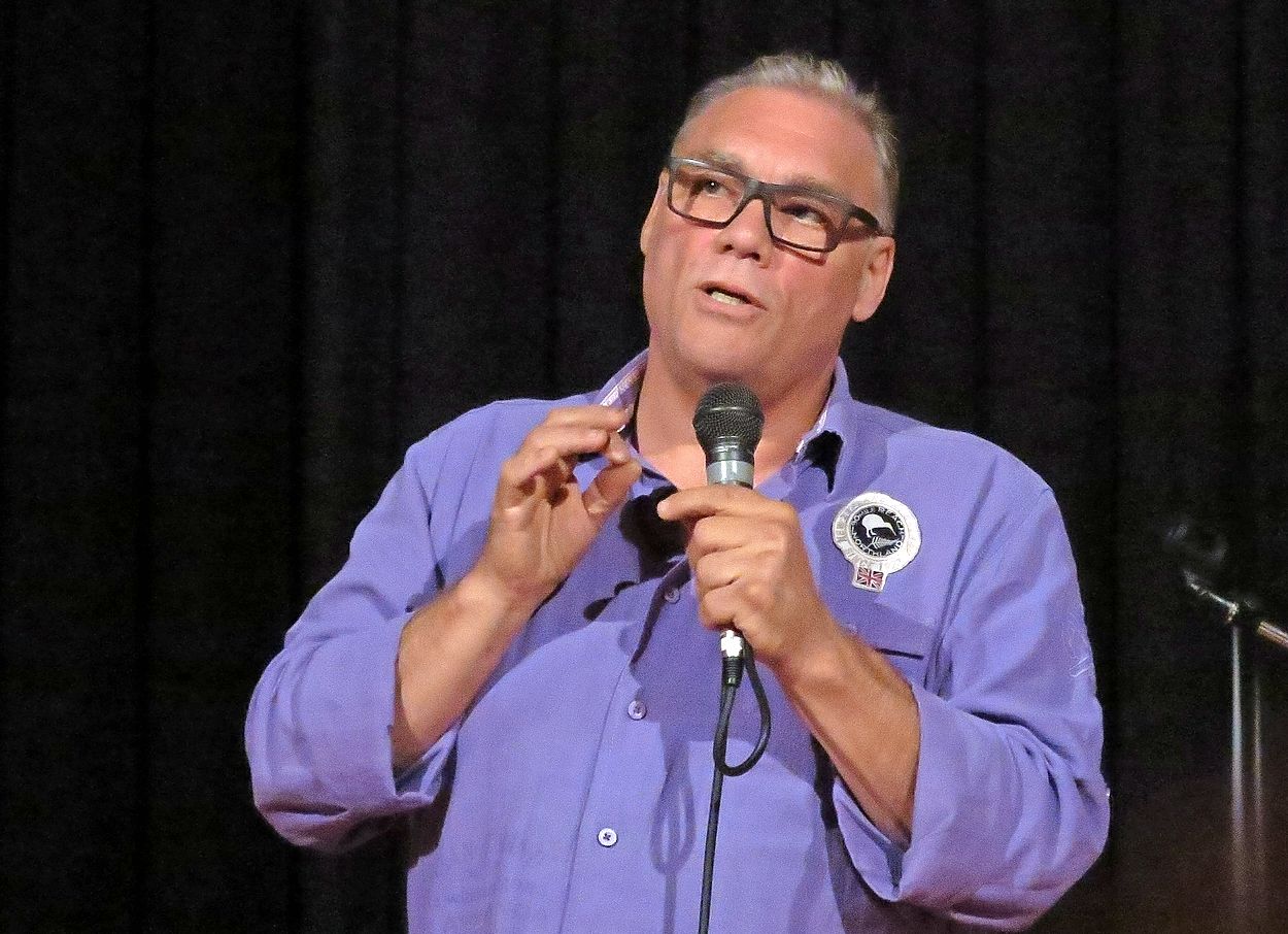 Kobal sprejema odpoved in se opravičuje občinstvu - Primorske novice