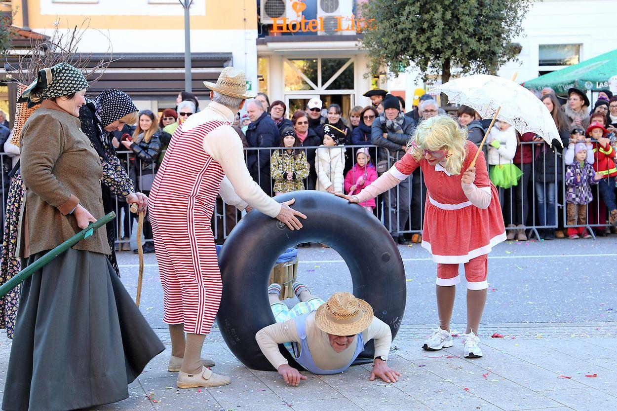 Pustovanje v Šempetru (foto+video) - Primorske novice