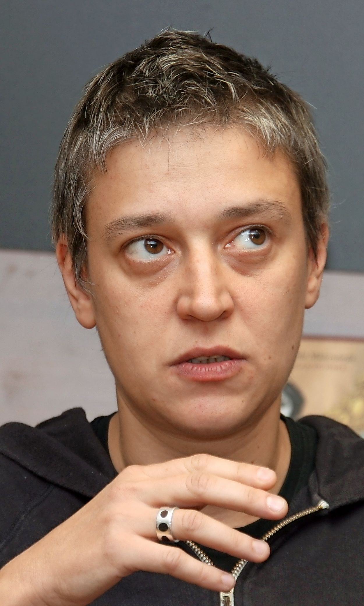 Z Anjo Golob o poeziji in onkraj - Primorske novice