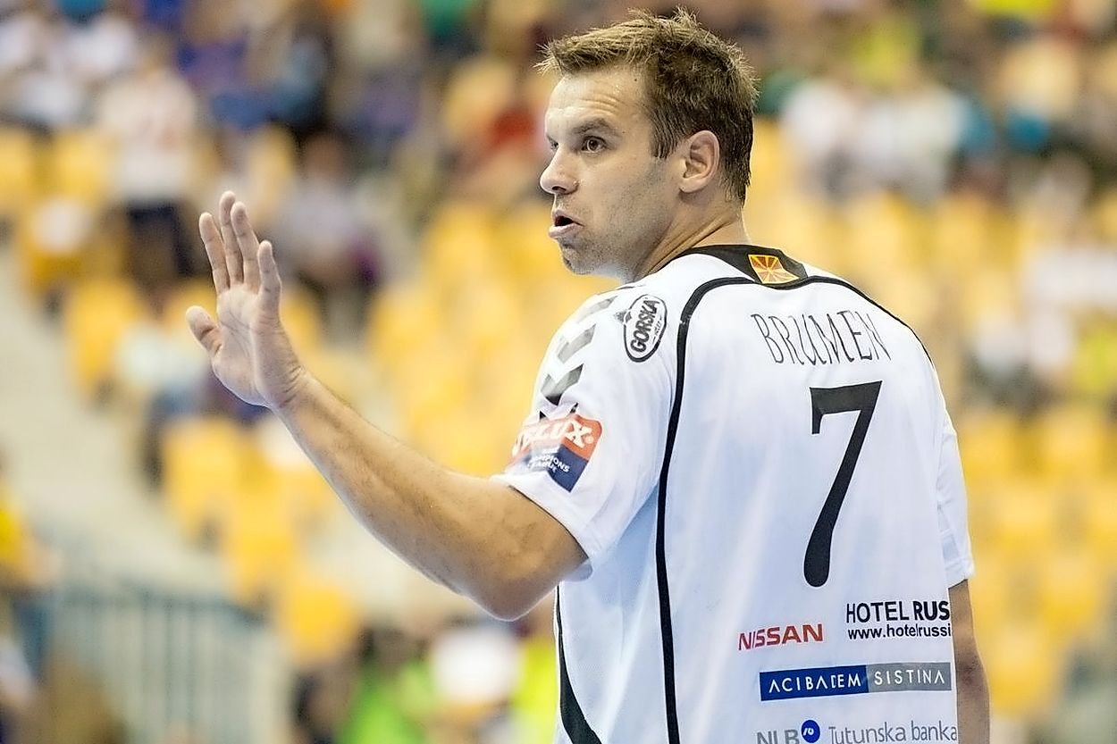 Brumen med plinarji - Primorske novice