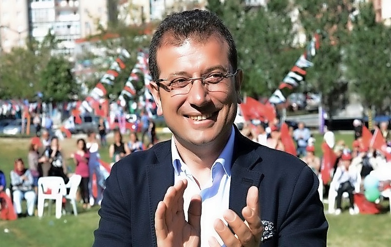 Tudi na ponovljenih volitvah v Carigradu slavil Imamoglu - Primorske novice