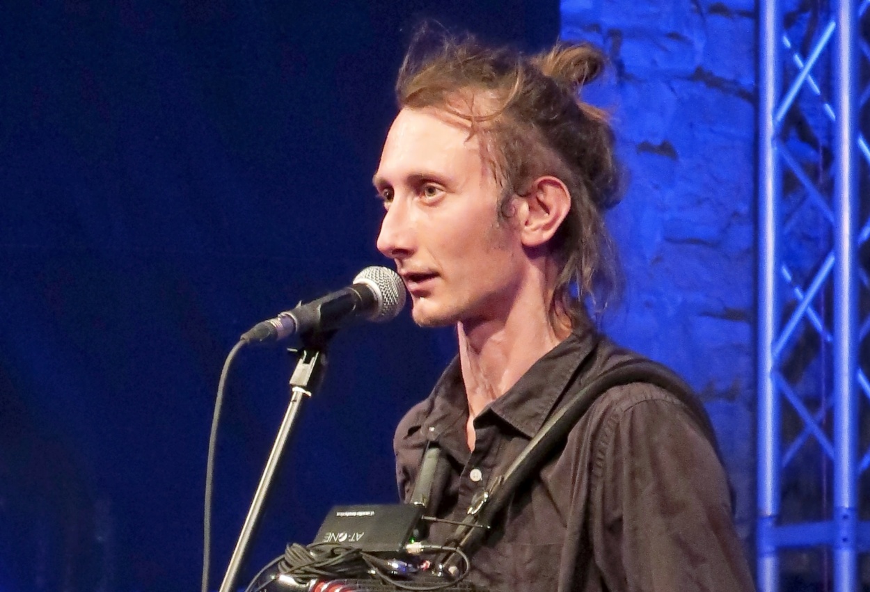 Predstava Sedmina v režiji Matije Solceta gostovala na festivalu v ...