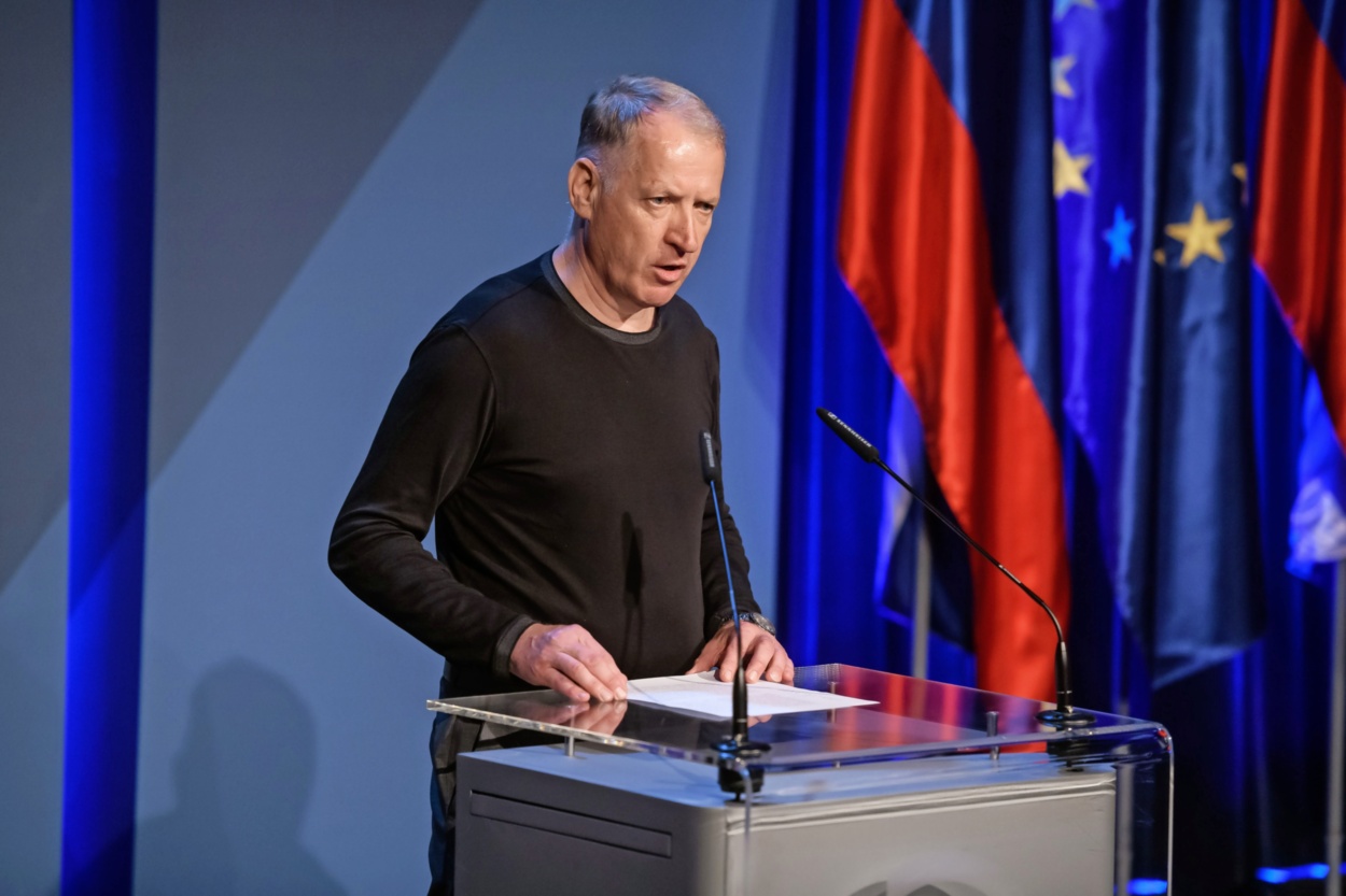 Smrtnost pri novem koronavirusu od 10-krat do 35-krat višja kot pri ...