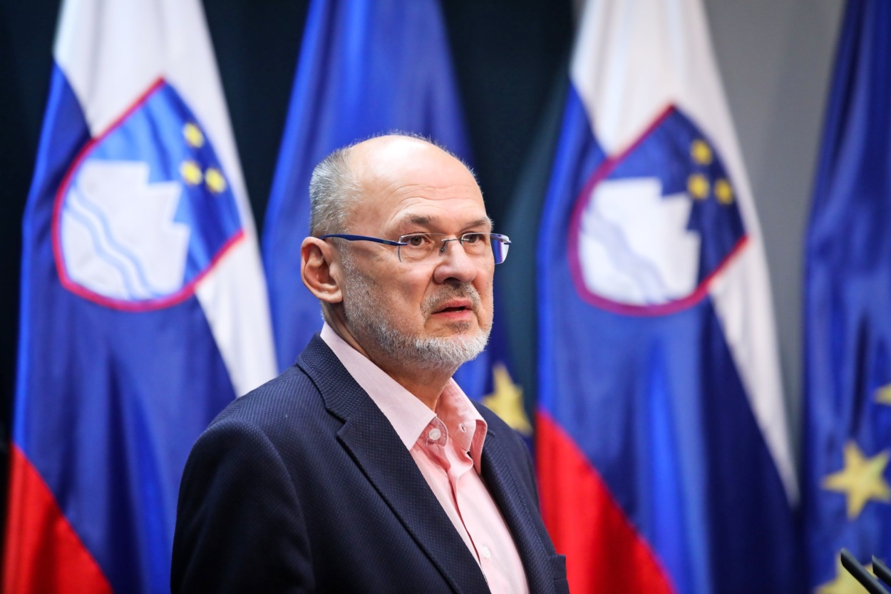 Med Kacinom in Gantarjem ostre besede zaradi vročanja karantenskih ...