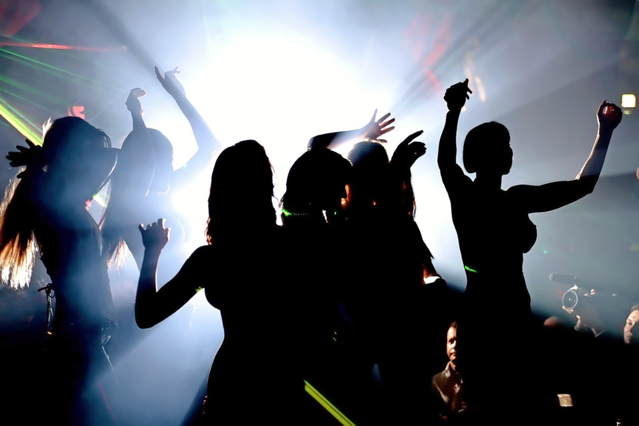 Diskoteke ostajajo zaprte - Primorske novice