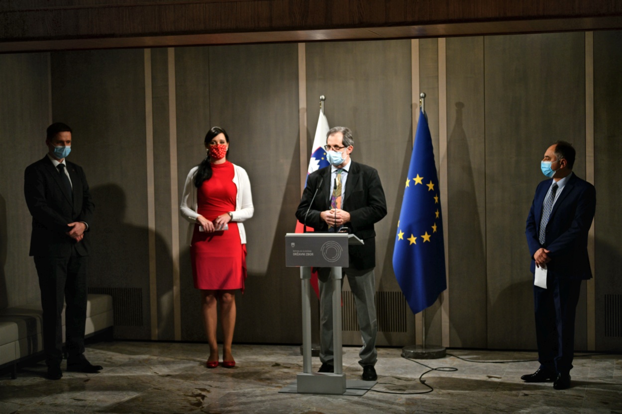 Poslanska skupina štirih nepovezanih poslancev tudi formalno ...