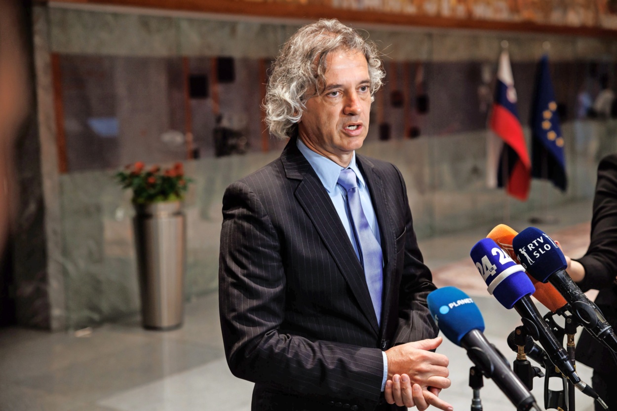 Golob si želi pomoči Ukoma pri vojni s sovražnim govorom - Primorske novice