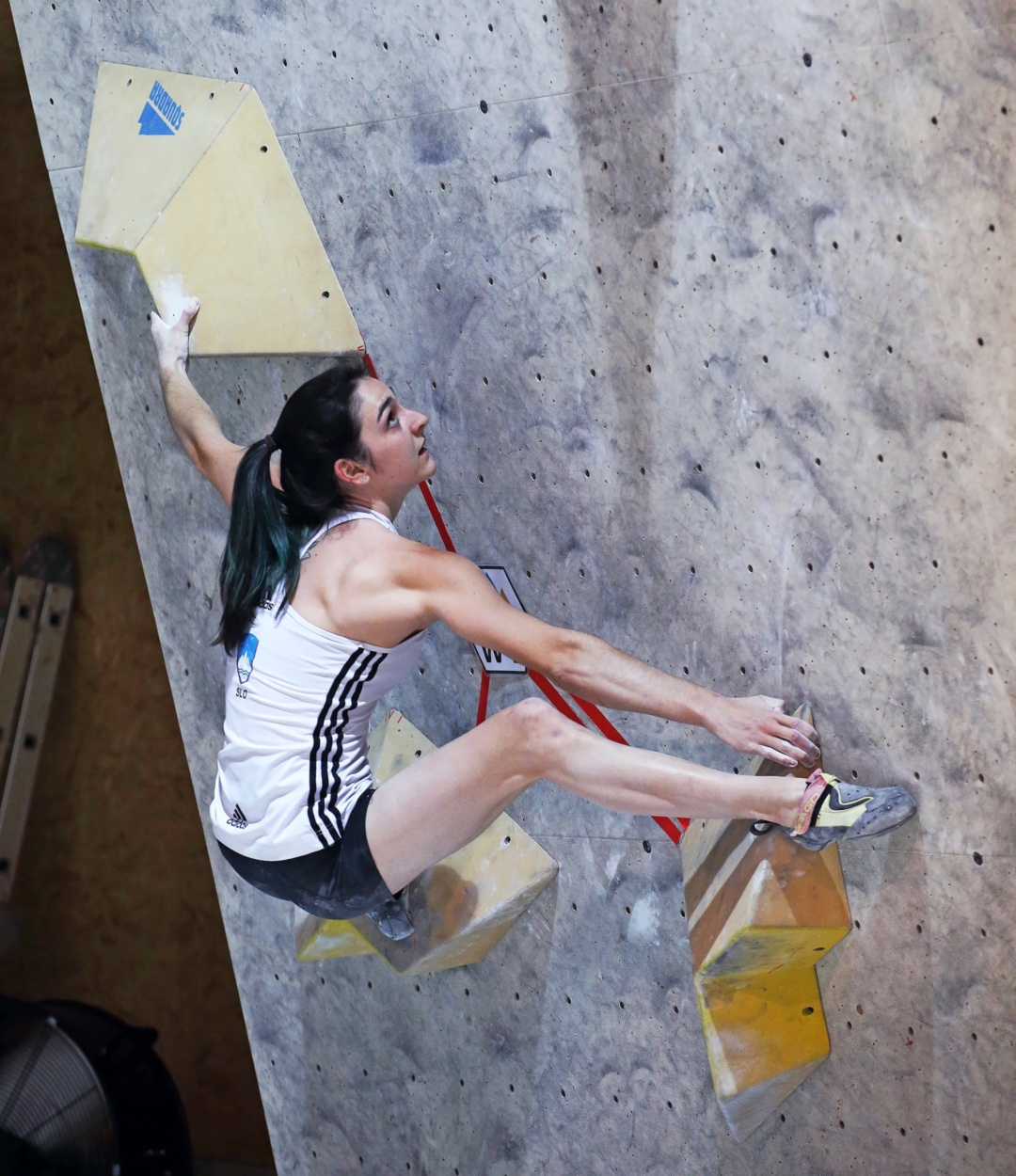 Mia Krampl za uvod sezone šesta - Primorske novice