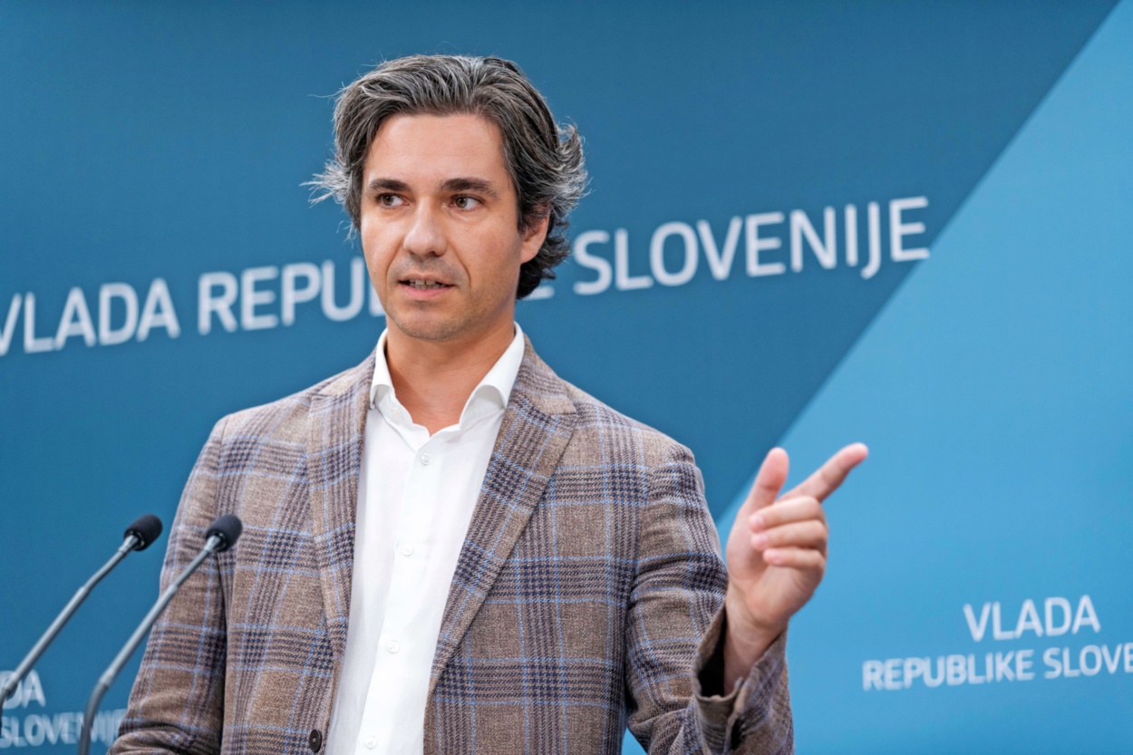 Minister Mesec za januar napovedal 8,2-odstotno uskladitev pokojnin ...