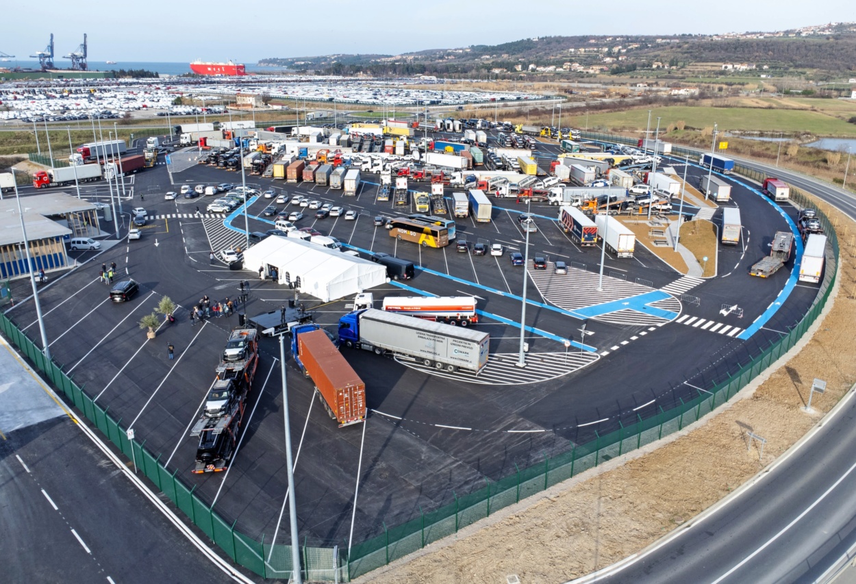 (FOTO) Nov kamionski terminal je odprt - Primorske novice