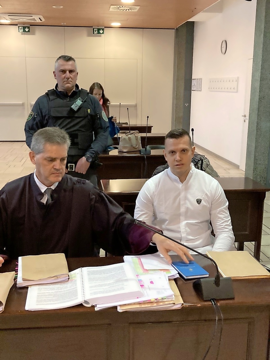 Prvoobtoženi v zadevi Kavaški klan naj bi bil nesposoben za sojenje ...