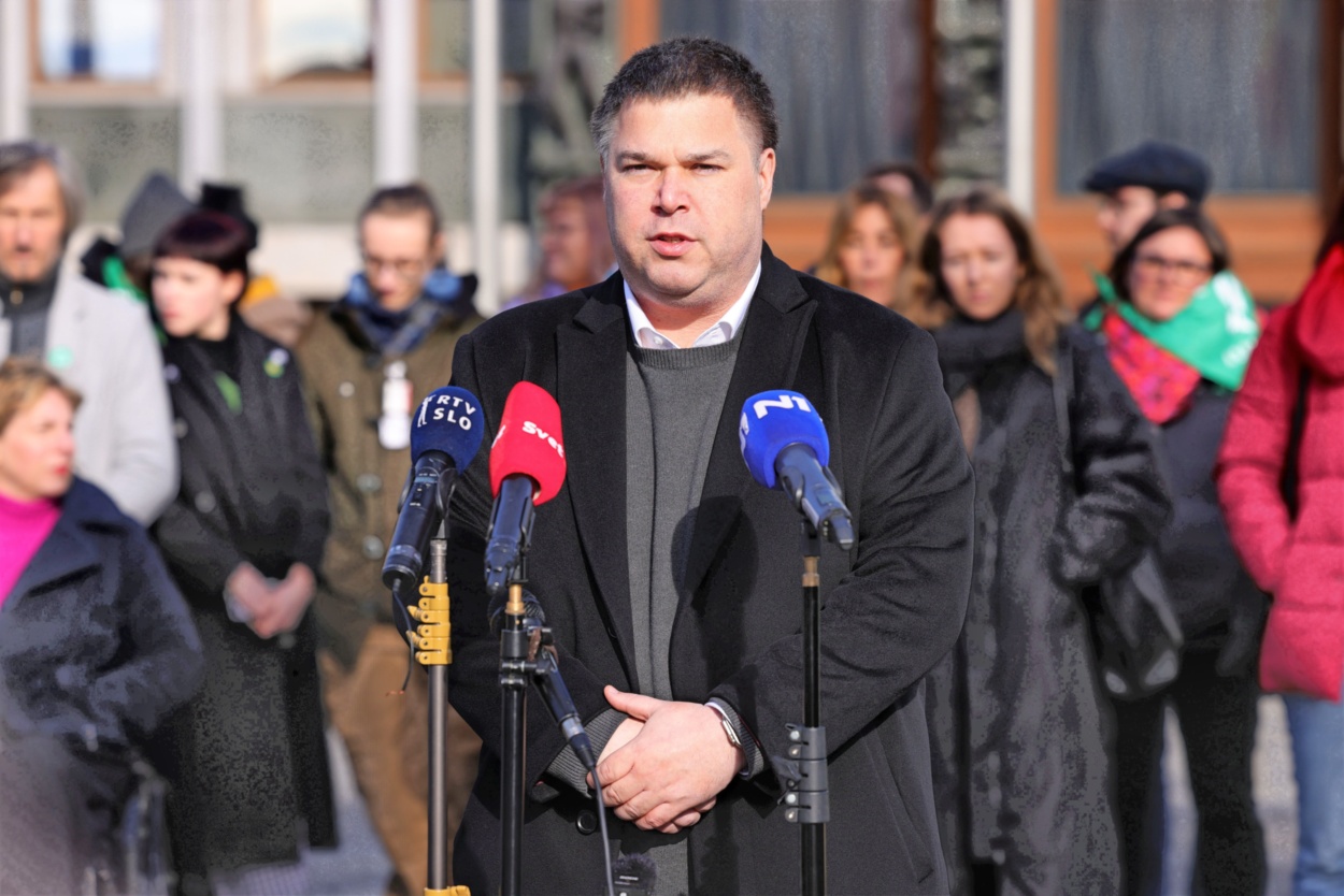 V Salonitu ob potrditvi novele o varstvu okolja v ustavni postopek ...