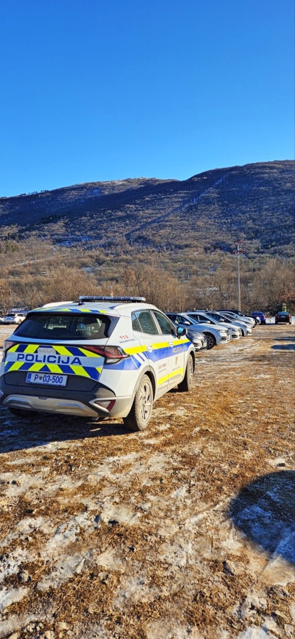 Policisti skrbeli za varnost premoženja pohodnikov - Primorske novice