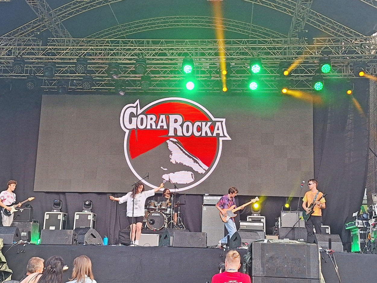 Gora Rocka: Prvi dan s S.A.R.S., Happy Ol'Mcweasel, Crveno Jabuko, King ...