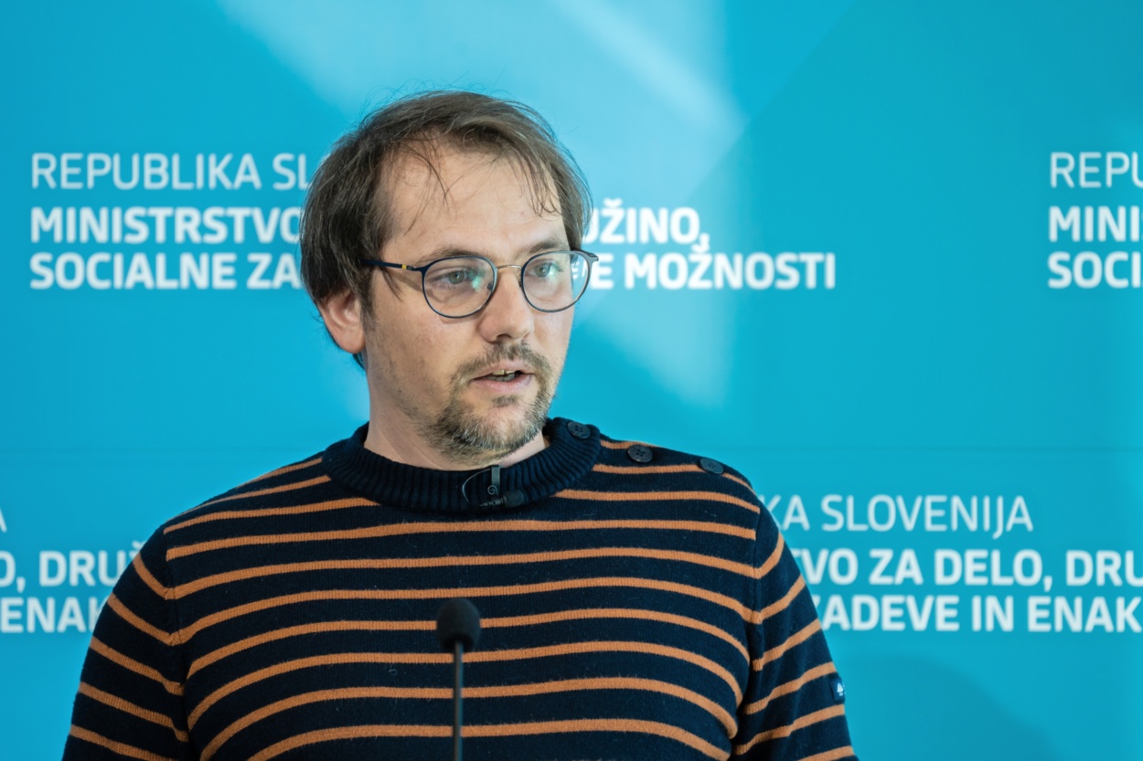 Juvan: Arriva in partnerji so filipinske voznike v Slovenijo pripeljali ...