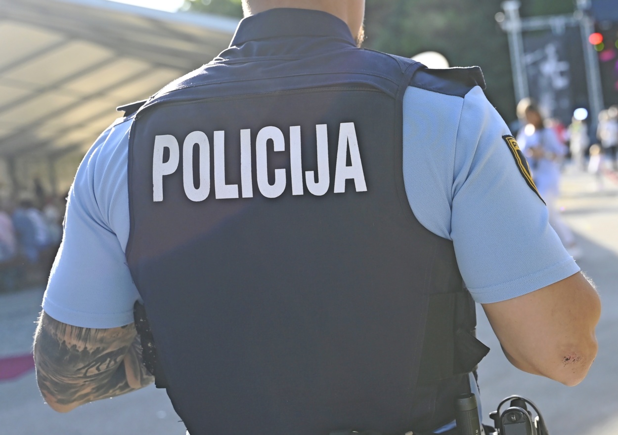 Pijan trčil v policijsko vozilo - Primorske novice