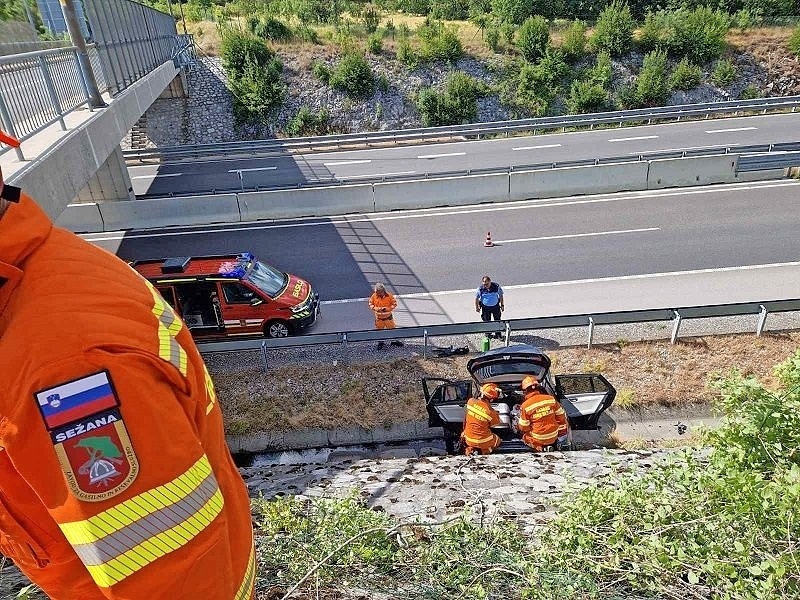 Čezmejni objestni beg: pred policisti z mercedesom bežal tudi s hitrostjo več kot 200 km/h (FOTO ...