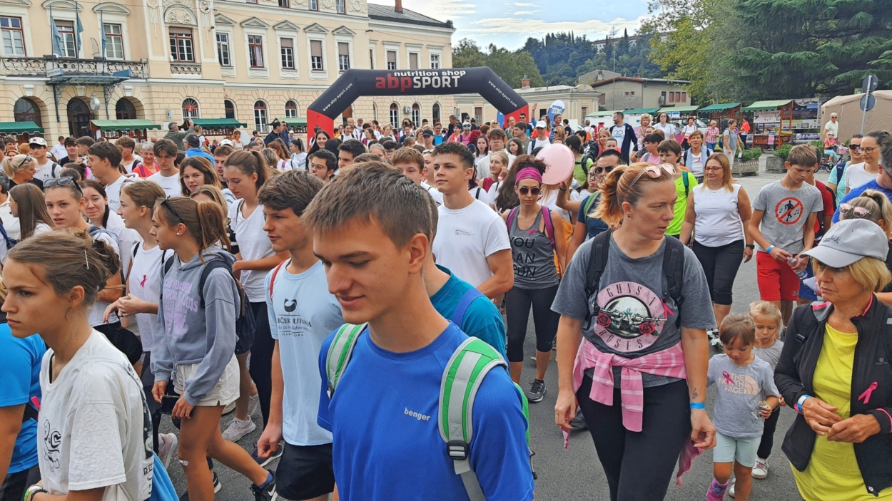 Tekli in hodili so za upanje (FOTO) - Primorske novice