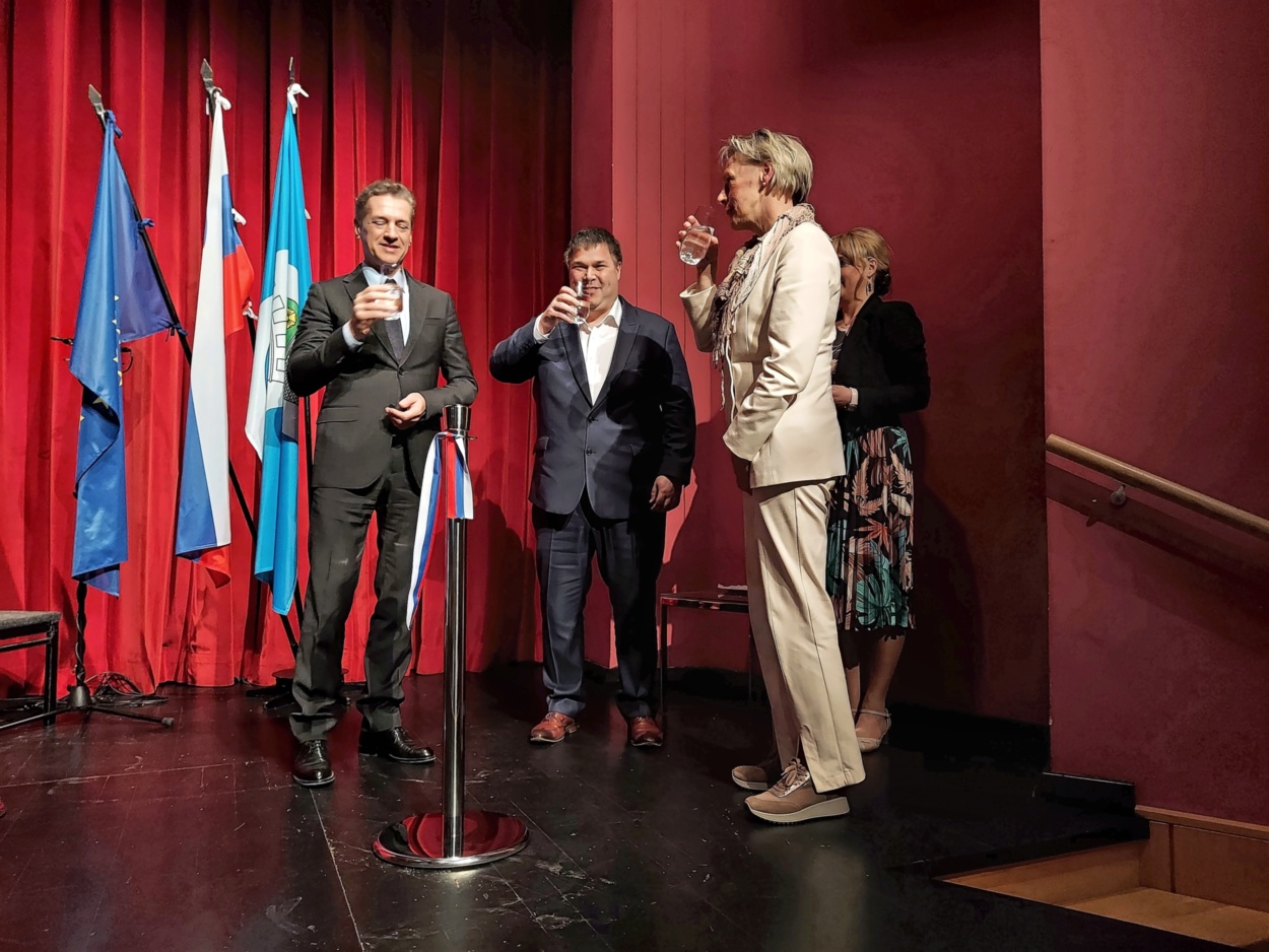 Za prebivalce Deskel in Anhovega je konec prekuhavanja pitne vode ...