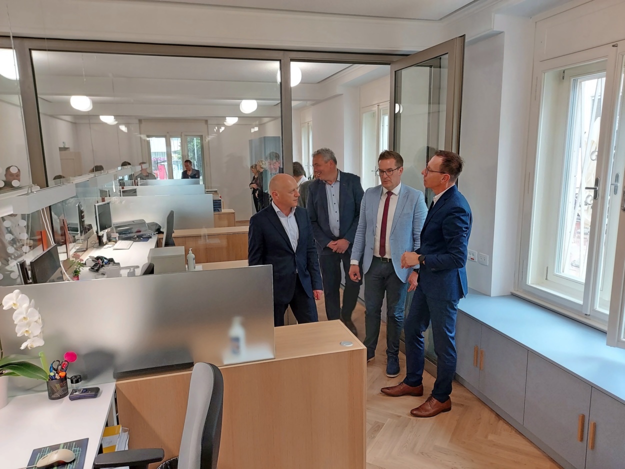 Nova Gorica: Prenovljeni prostori upravne enote so pridobitev za ...