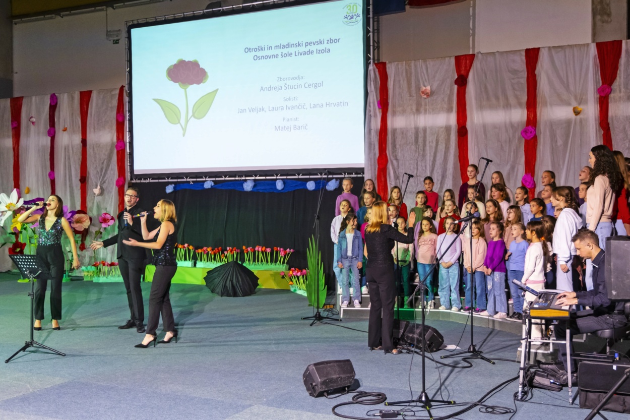 Osnovna šola Livade je slovesno obeležila 30 let delovanja - Primorske ...