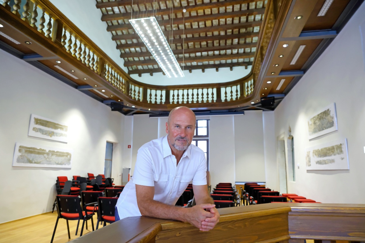 Intervju z dr. Radom Pišotom ob 30. obletnici delovanja ZRS Koper ...