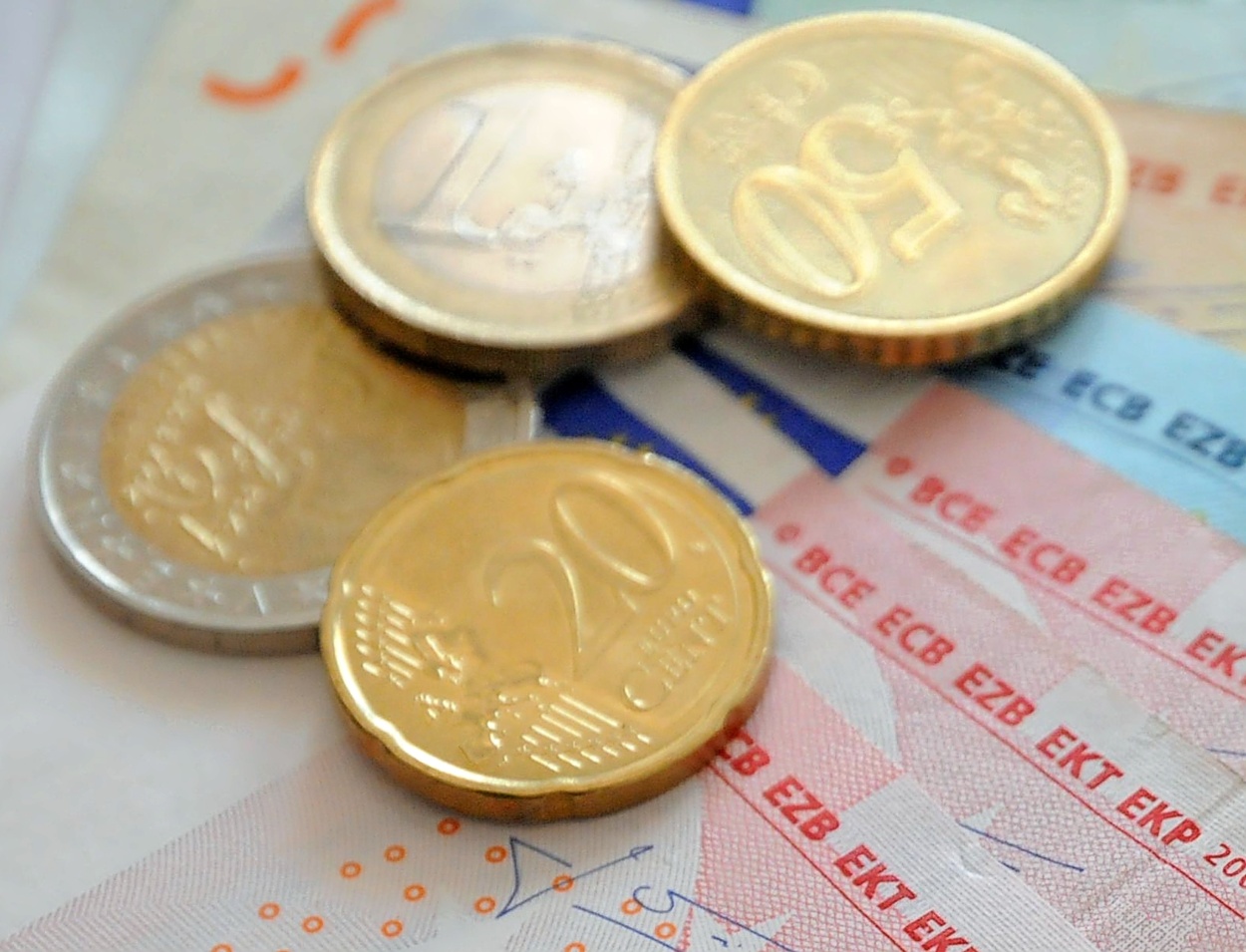 Romun je hotel še več denarja - Primorske novice