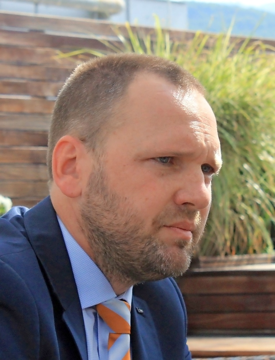 V zadevi Korent proti Hitu možnost poravnave - Primorske novice