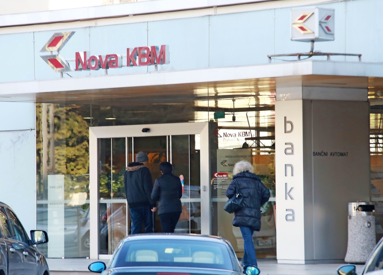 Banke po praznikih odpirajo več poslovalnic - Primorske novice