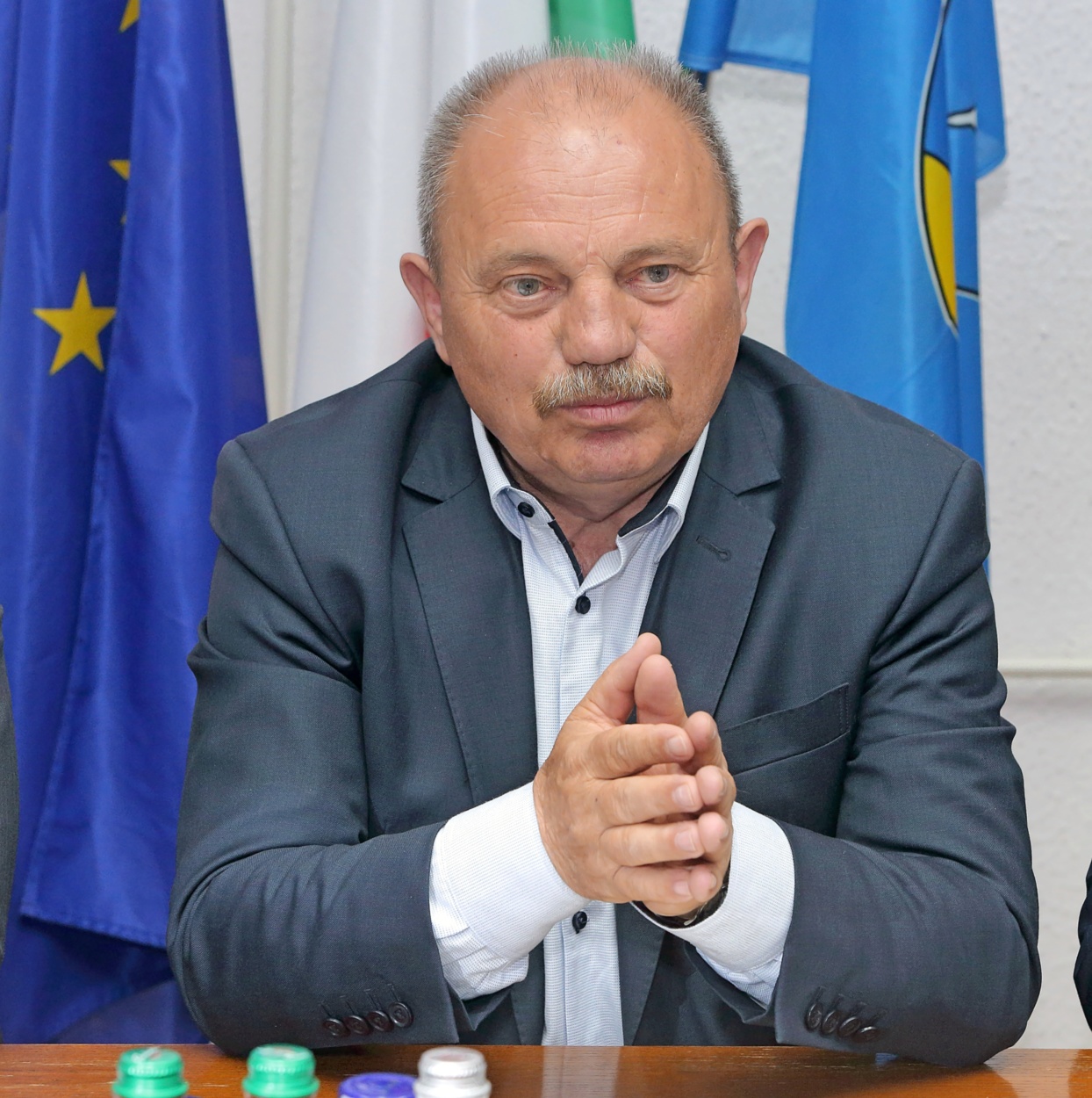 Od vlade se pritisk prenaša na Kul in predvsem Desus - Primorske novice