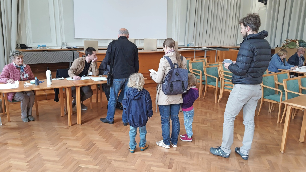 Valicon: Skoraj polovica udeležencev volitev v DZ volila taktično ...