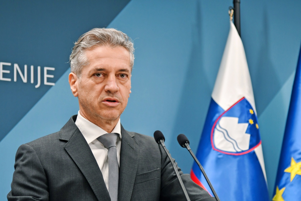 Golob: Bankam 48 ur za predloge za pomoč ljudem - Primorske novice