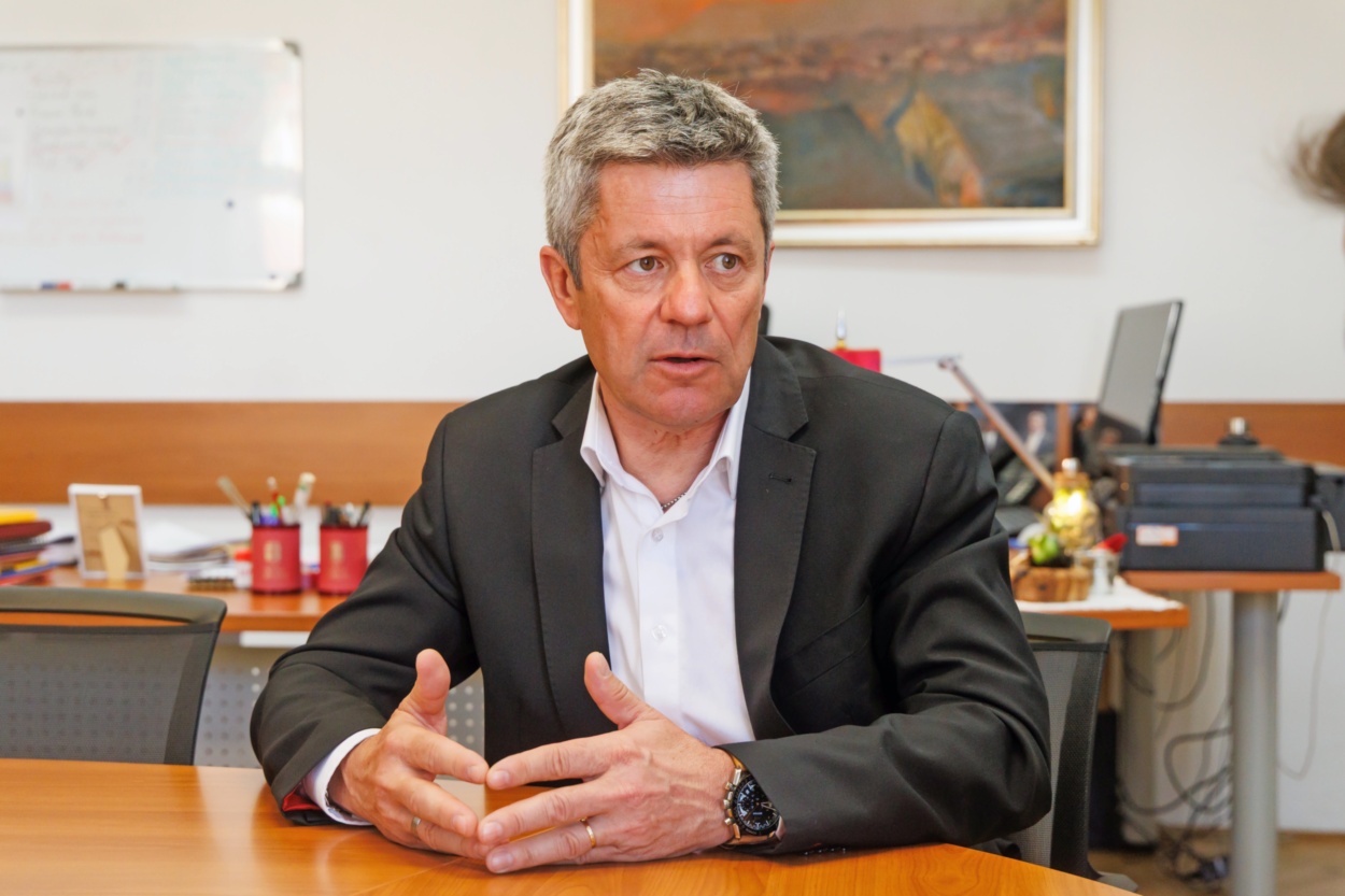 Župan Občine Postojna Igor Marentič o razvoju turizma, gospodarskih ...