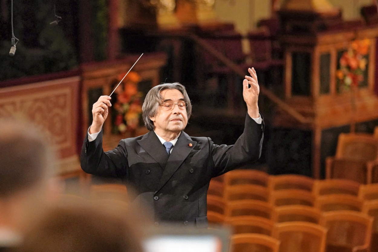 Naslednji novoletni koncert Dunajskih filharmonikov bo vodil Muti ...