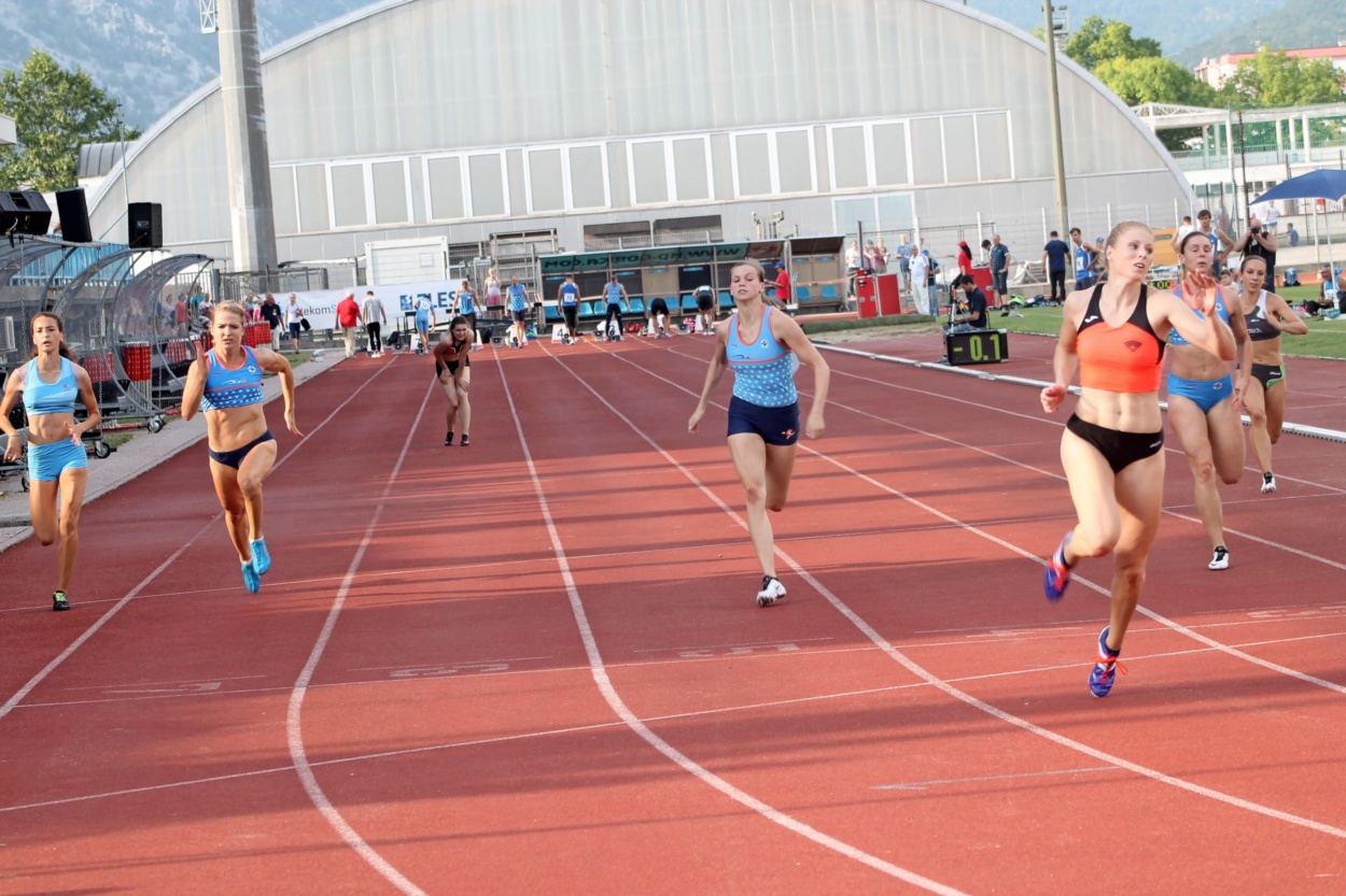 Debevčeva trikrat zlata - Primorske novice