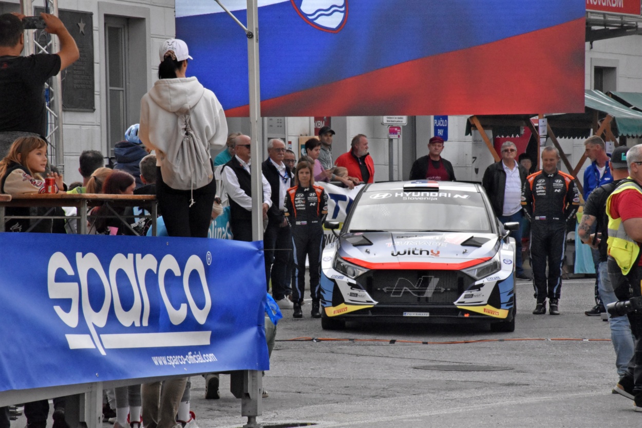 Blanka Kacin in Rok Turk se že pred zadnjo dirko veselita naslova ...