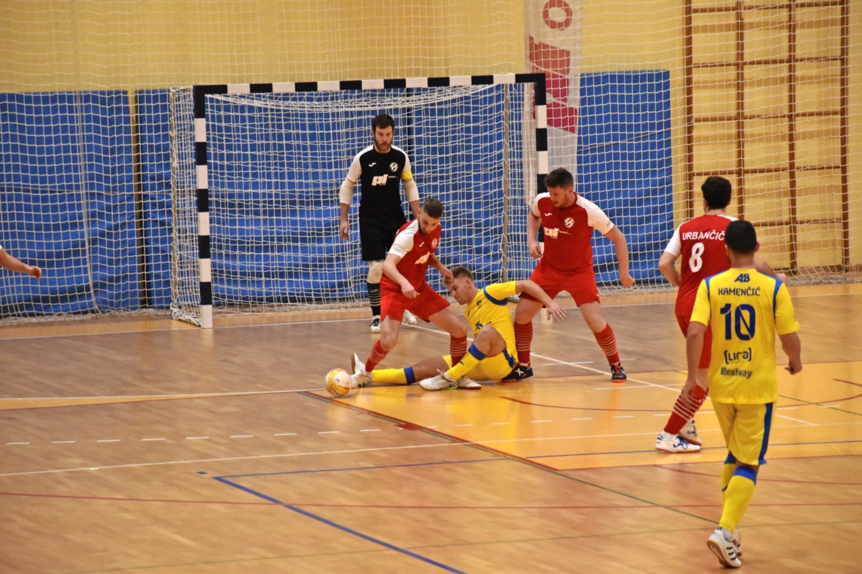 Bronx je zdržal le en polčas - Primorske novice