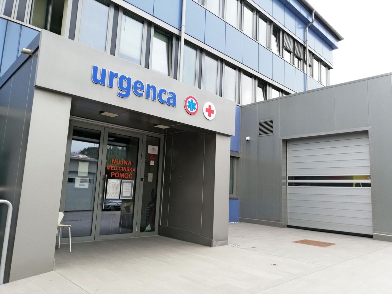 Klic na 112 res samo v nujnih primerih, oglasil se bo dispečer v ...