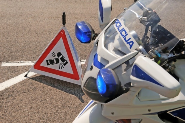 Sredi belega dne pijan in “zadet” zakrivil prometno nesrečo - Primorske ...